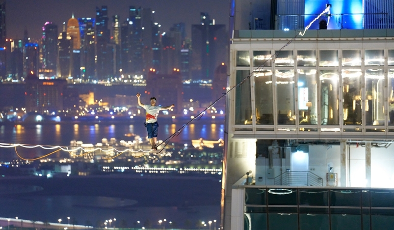 Record Set in Qatar for World’s Longest LED Slackline